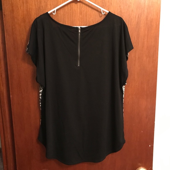 Absolutely Famous | Tops | Absolutely Famous Black And White Chevron ...